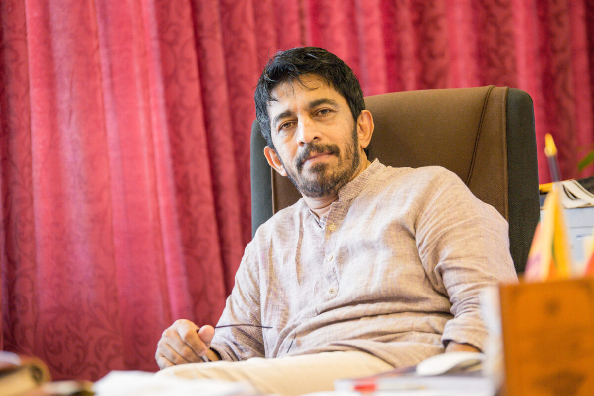 ජපානයේ වටිනාම වචනය තමයි "තරුණකම", අමන වැඩ කරන රටක් මේක - මහාචාර්ය පැට් ...